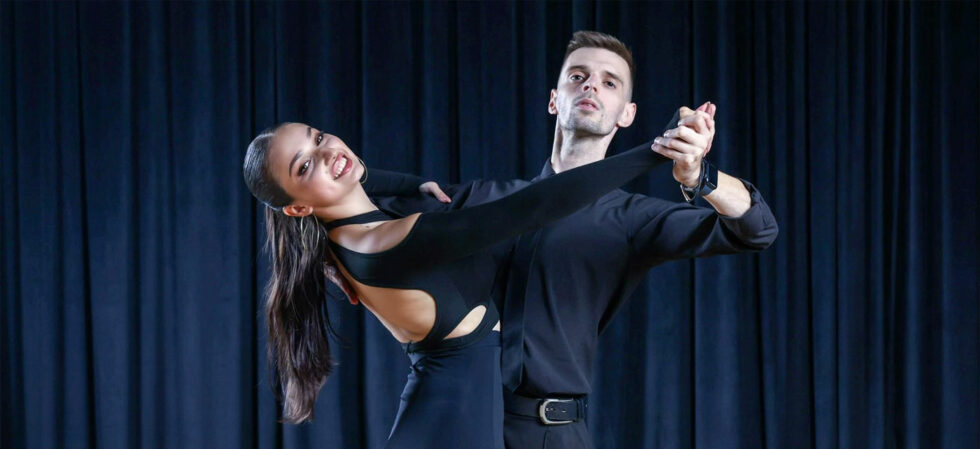 Apprendre la valse viennoise : danser la valse rapide